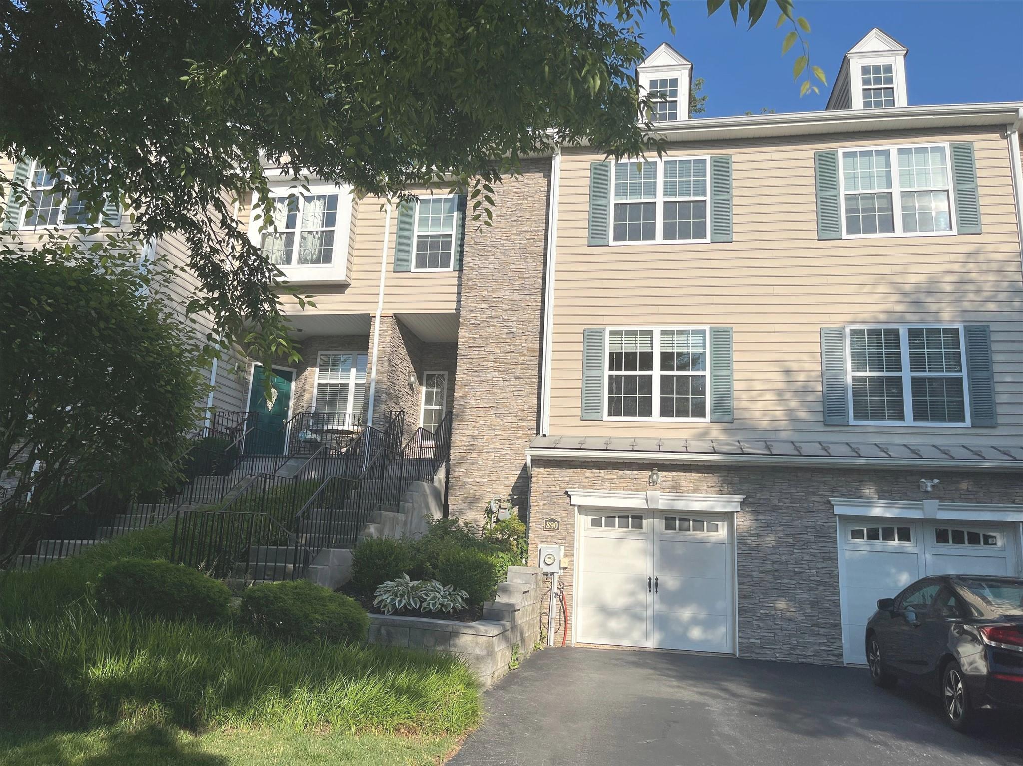 890 Huntington Drive, Fishkill, NY, 12524 | MLS# 885575 | William Raveis